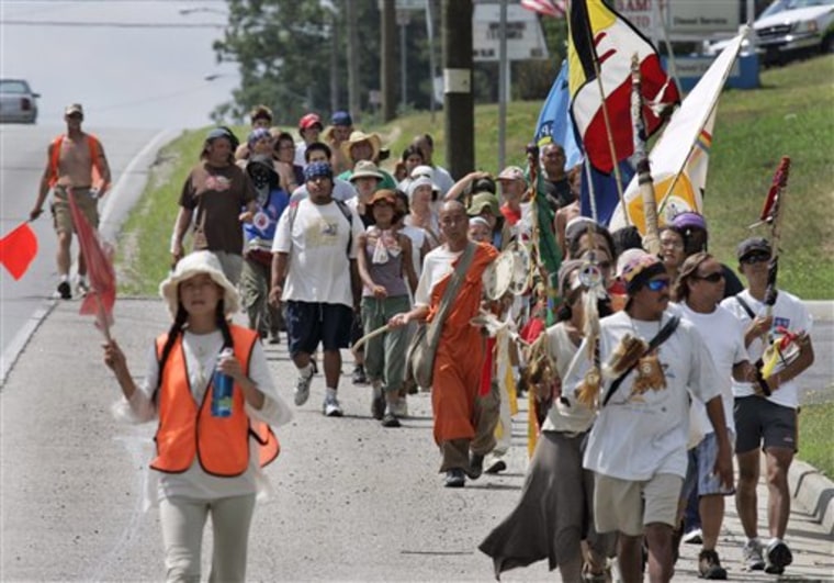 American-Indians walk across U.S. for cause