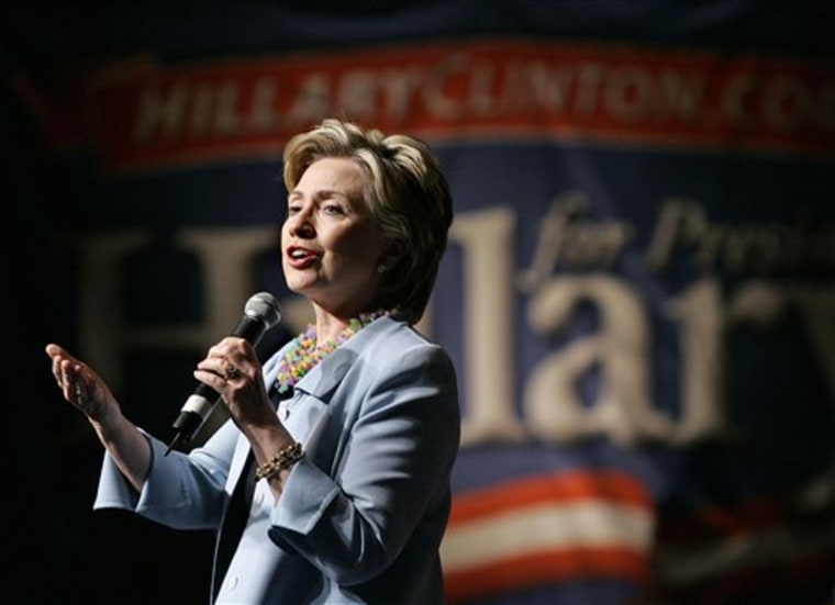 How Clinton’s campaign got on the ropes