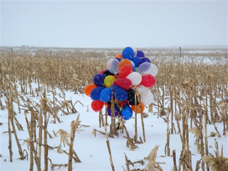 Balloons for beloved teacher travel 900 miles