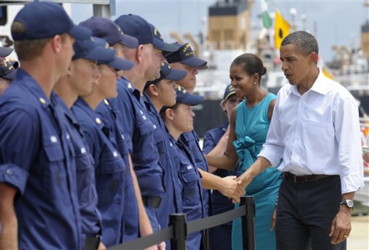 Obamas take boat ride during Gulf vacation