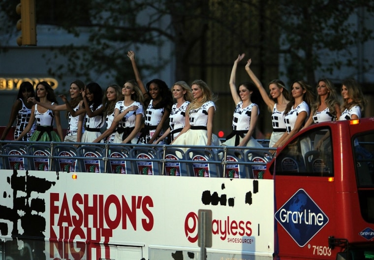Celebrities, shoppers step out for Fashion's Night Out
