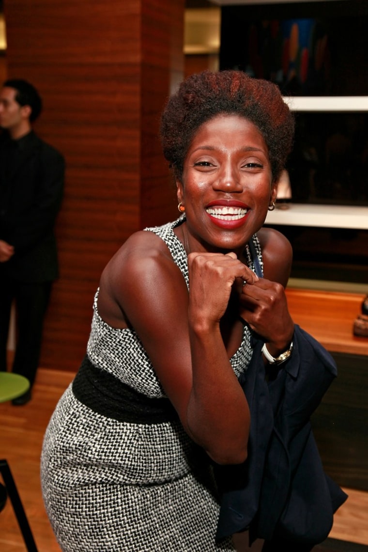 Celebrities, shoppers step out for Fashion's Night Out