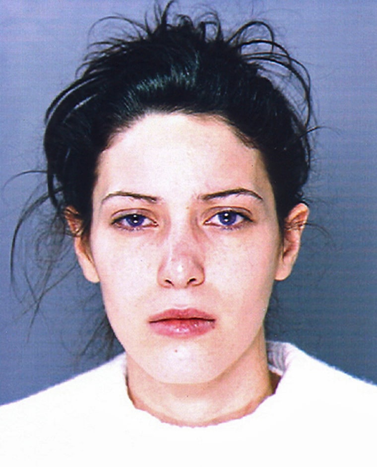 Woman admits to identity-theft scheme