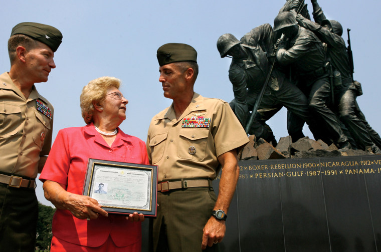 Iwo Jima flag raiser gets citizenship papers