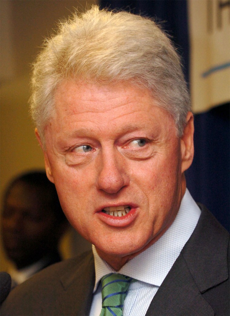 Clinton supports Kerry strategy