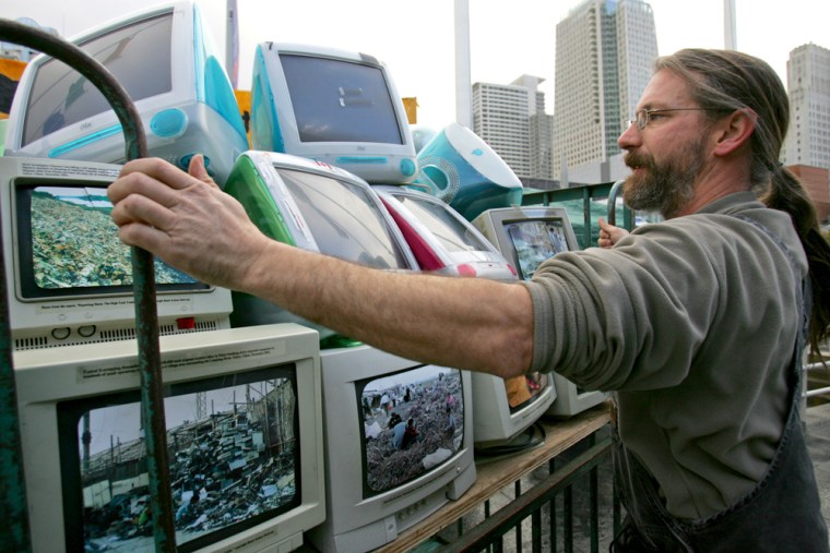 Apple chewed out over recycling