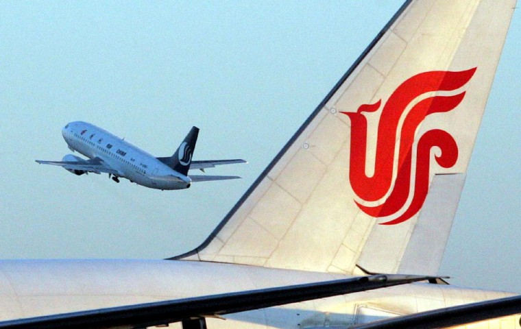 Taiwan, China see first direct flights since split