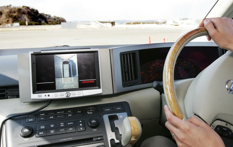 Nissan's smart cars return to lanes