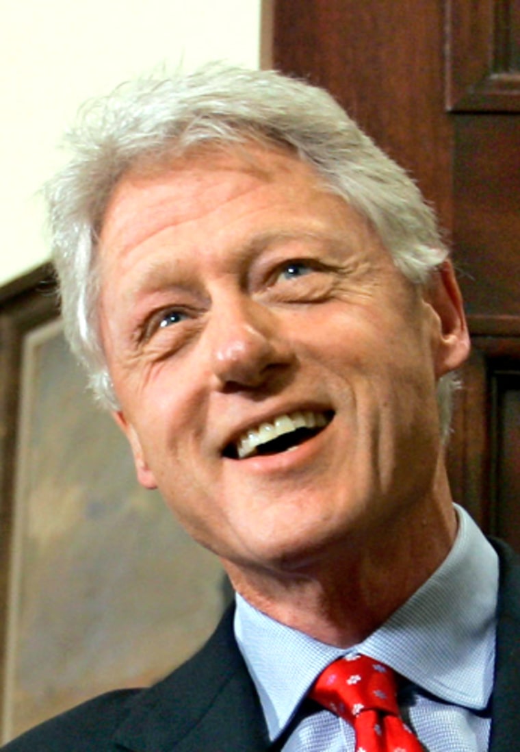 Clinton returns homeafter scar-tissue surgery