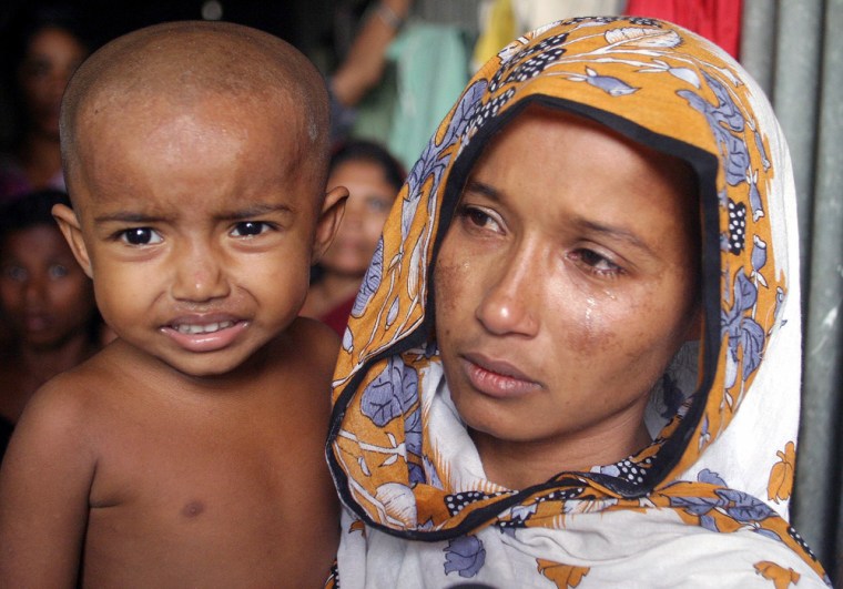 Desperate Bangladeshi mother puts eye on sale