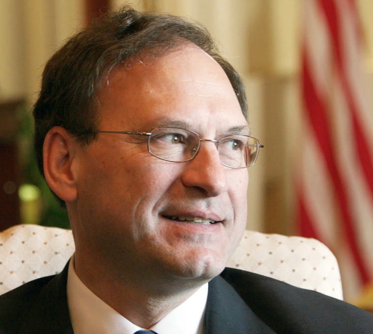 Centrist senators meet over Alito nomination