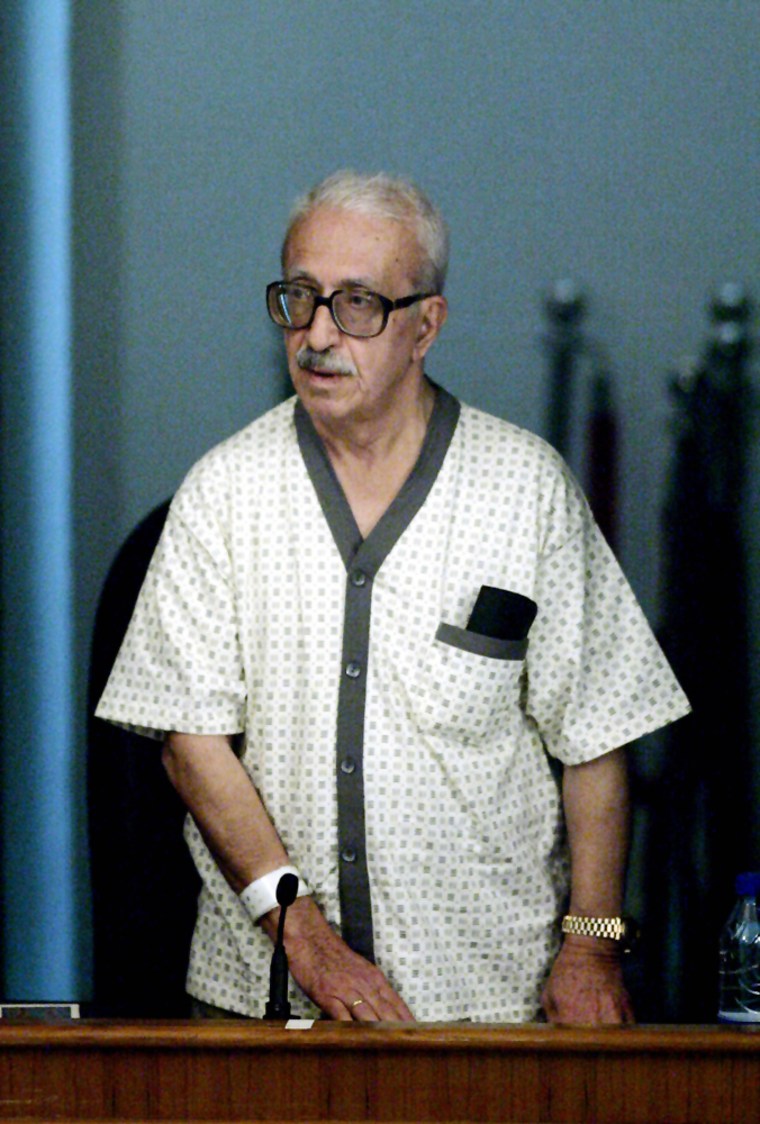 Former foreign minister testifies for Saddam