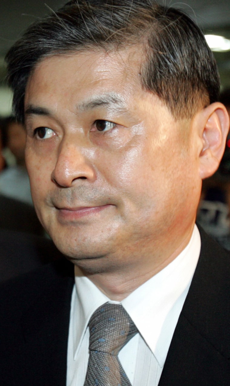 South Korea scientist admits to faking data