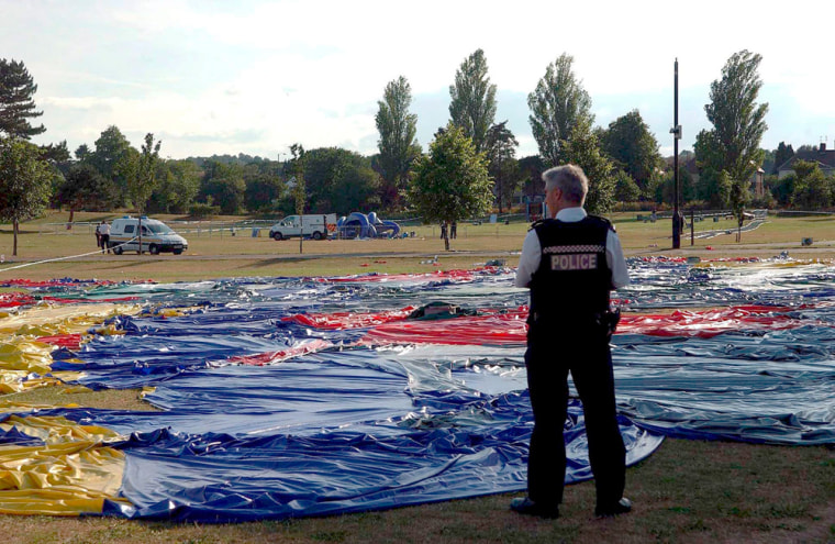 Wind gust lifts London art exhibit, killing 2