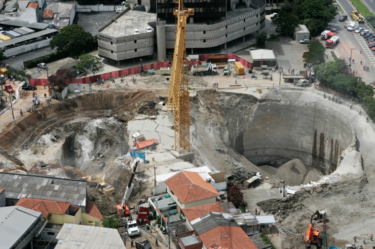Brazil subway crater probe focuses on planning