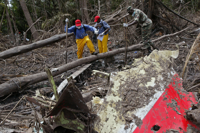 Cameroon starts 737 crash probe, ID's remains