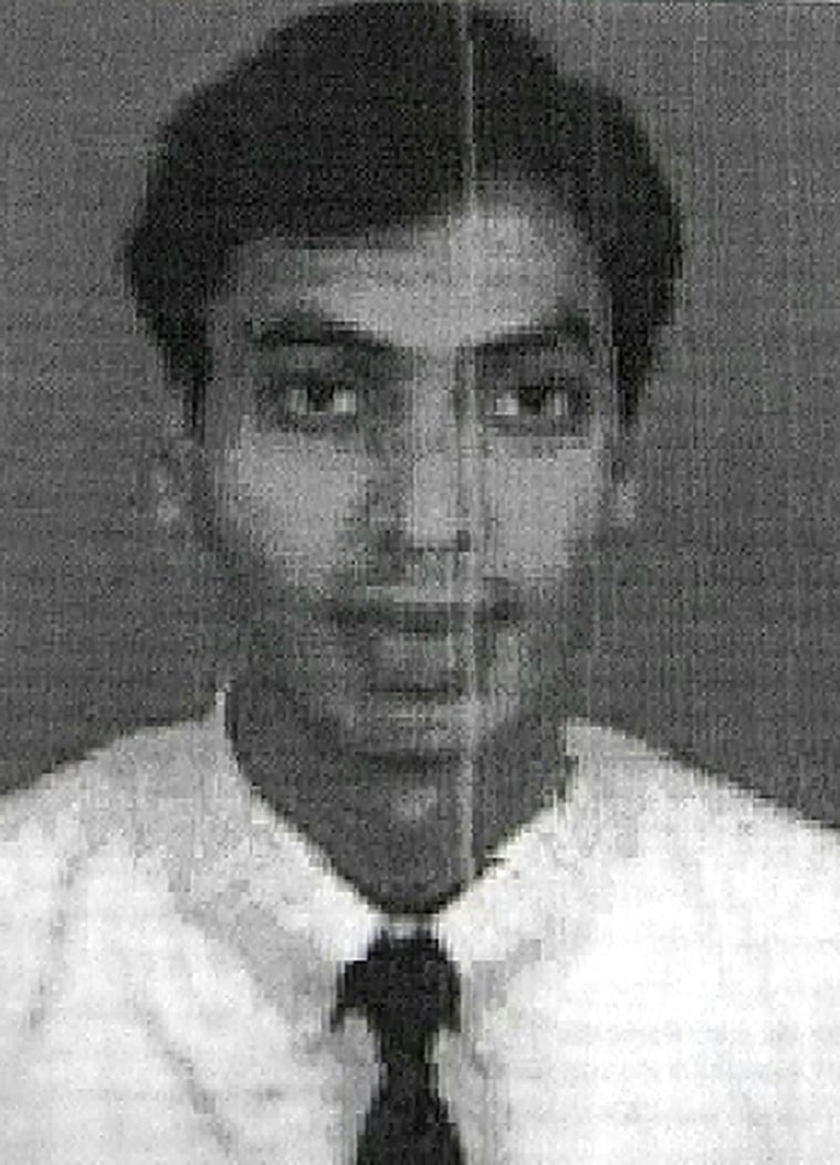 Suspect in U.K. terror plot stays in custody