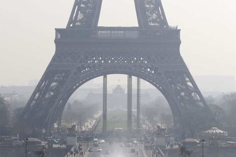 Pollution Grants French Travelers a Free Ride