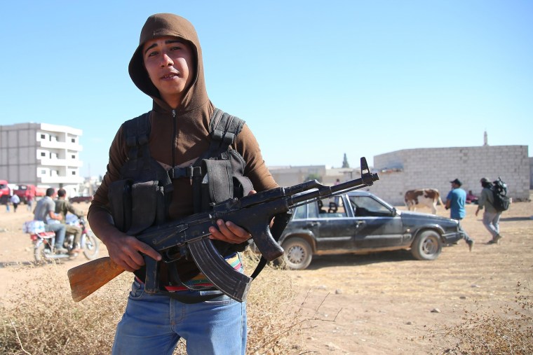 ISIS Tightens Siege of Syria Border Town