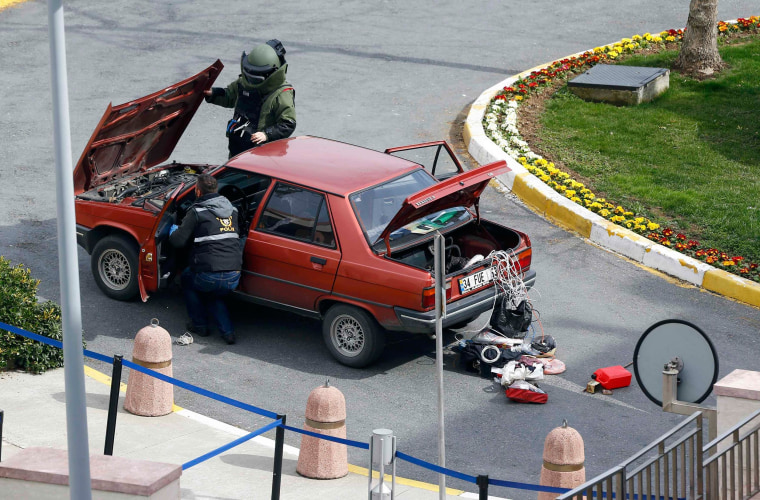 Suspect Detained After Security Alert Near Istanbul U S Consulate Report