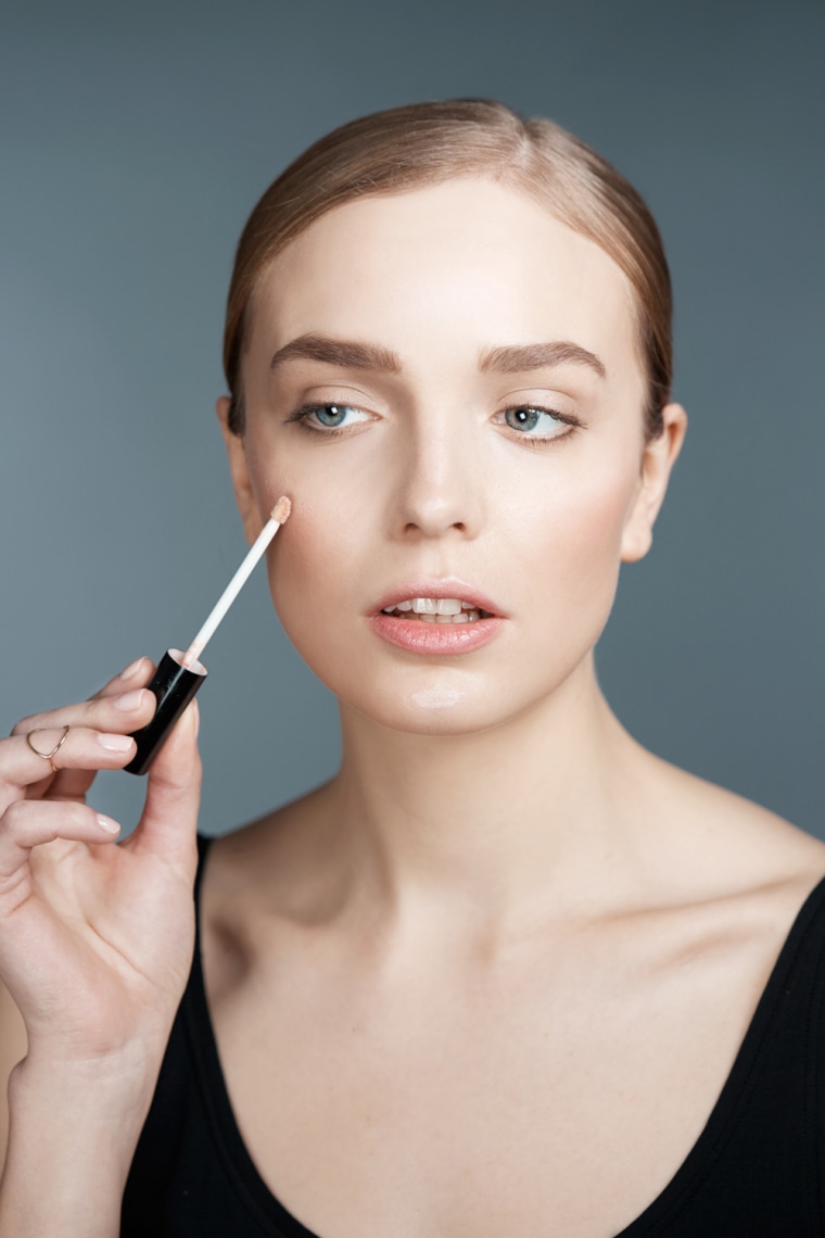 Chic and sophisticated makeup for an artsy museum date