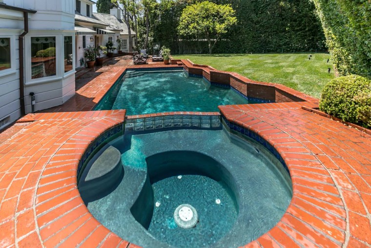 Comedian Grouch Marx's former Los Angeles home is for sale