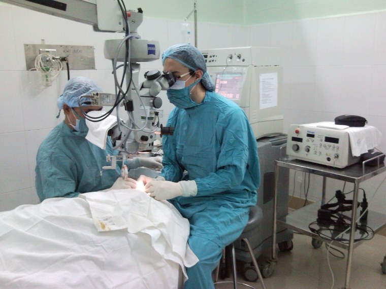 Running with Vision: Meet the Doctor Giving Sight to Blind Runners