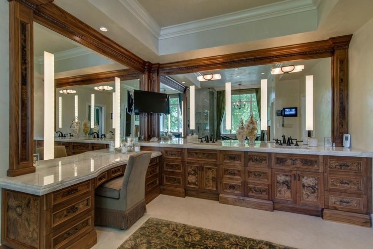 Reba McEntire is selling her Nashville home — see inside