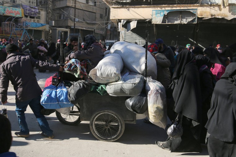 Thousands Leave Rebel-Held Aleppo Before Evacuations Halt
