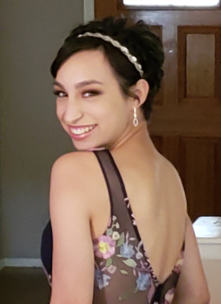 Watch teen surprise her prom date by walking for 1st time in 10 months