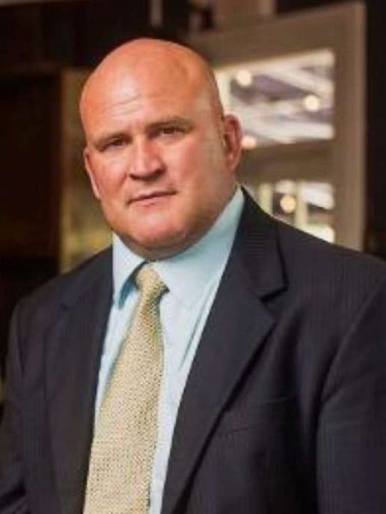 Texas police chief went overboard on fishing trip; search now in second day