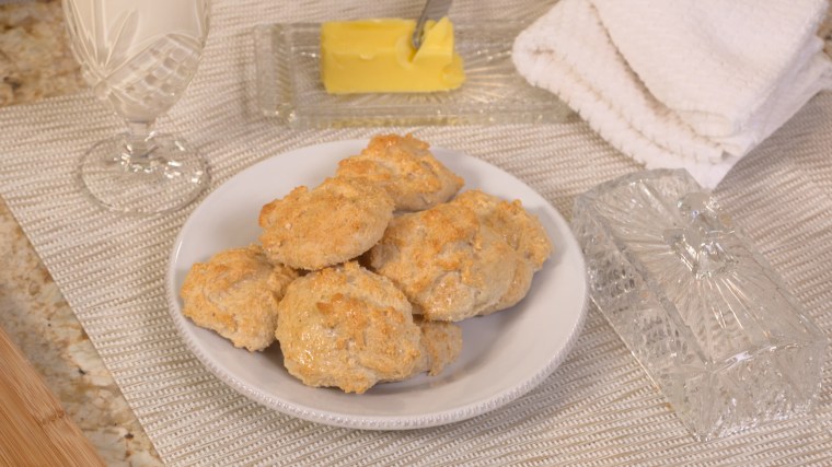 Sandra Lee's Easiest-Ever Buttermilk Biscuits Recipe