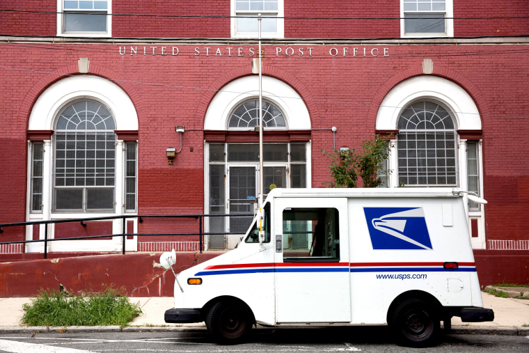 Former USPS board member to brief House Democrats this week