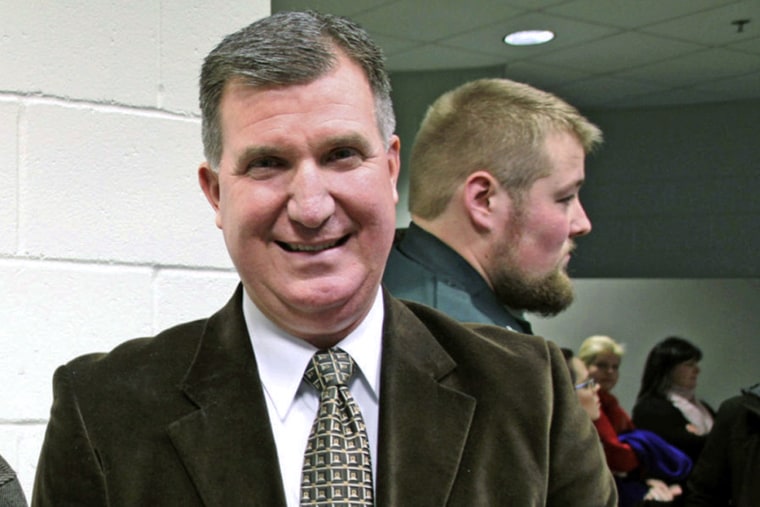 Pastor linked to superspreader wedding in Maine told to wear mask at ...