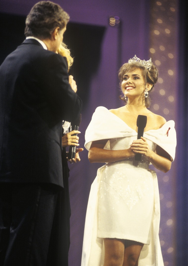 Former Miss America Leanza Cornett dies at 49
