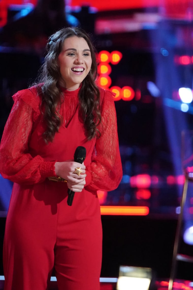 Kelly Clarkson tears up listening to emotional performance on 'The Voice'