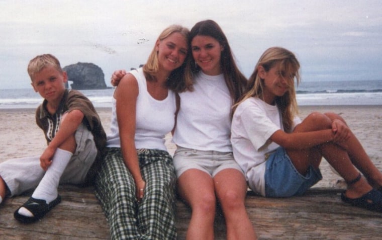 Family pushing for justice in 1998 disappearance of daughter Tera Smith ...