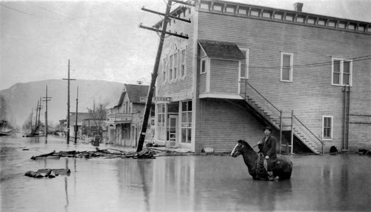 A Washington town is at risk of getting washed away. Its few options ...