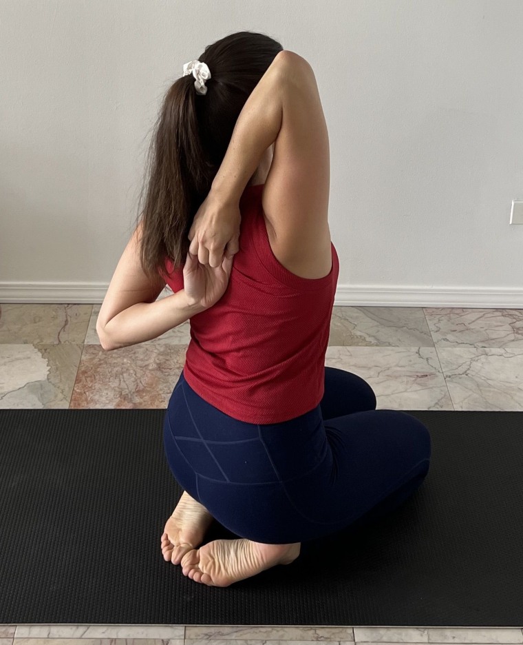 9 Upper Body Stretches for Sore Arms, Back and Neck | Body Smiles