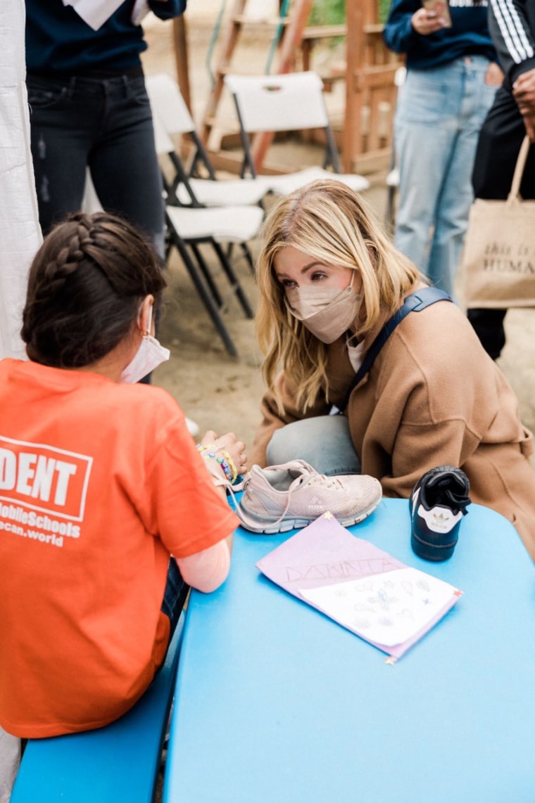 Henry Winkler Praises Daughter Zoe’s Humanitarian Efforts