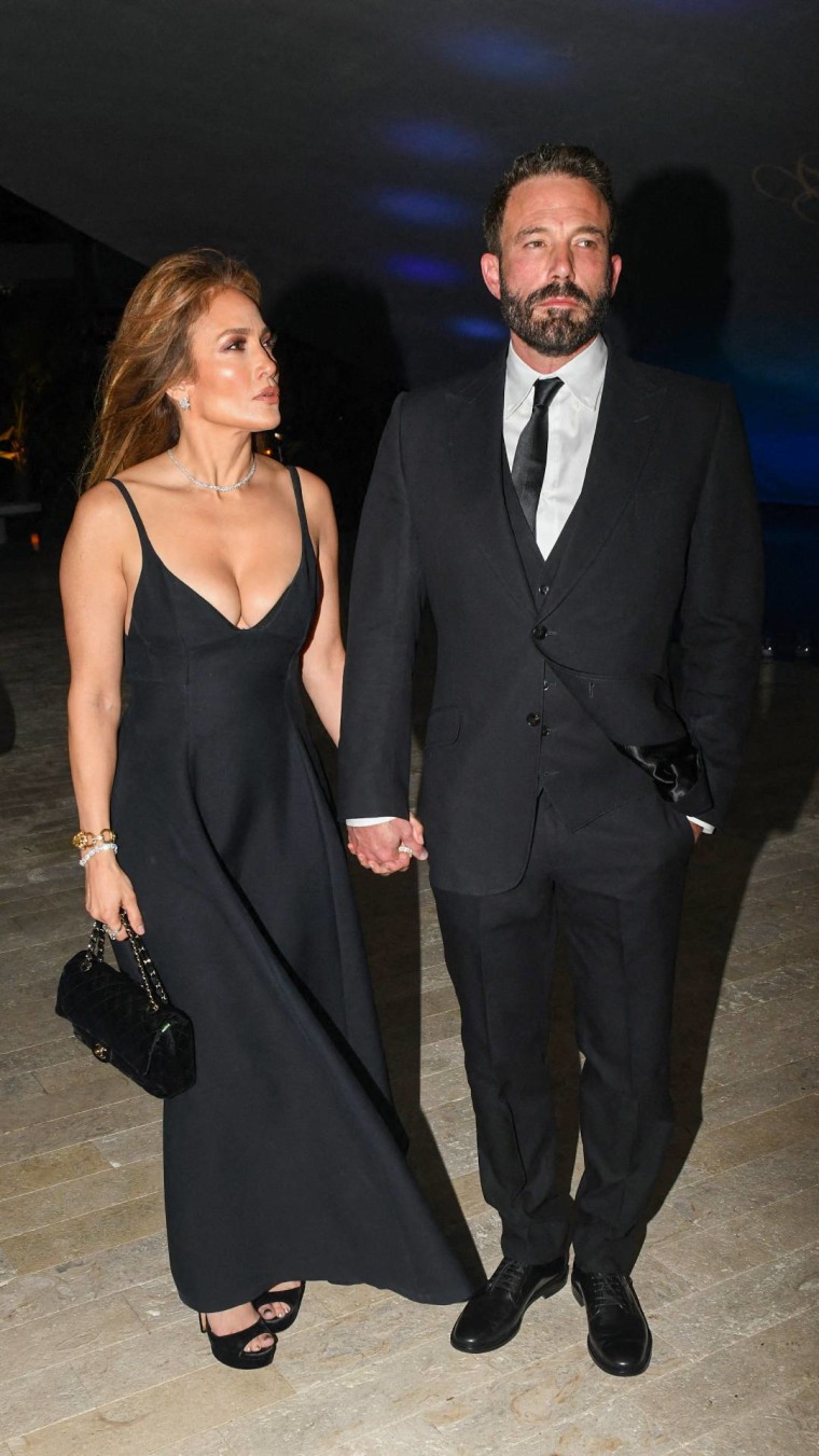 Jennifer Lopez y Ben Affleck rinden tributo a estrella fallecida