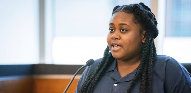 Esta adolescente fue condenada por matar a su violador. Ahora ha escapado