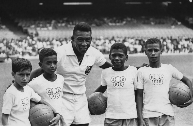 Pelé en fotos: la vida en imágenes del astro del fútbol
