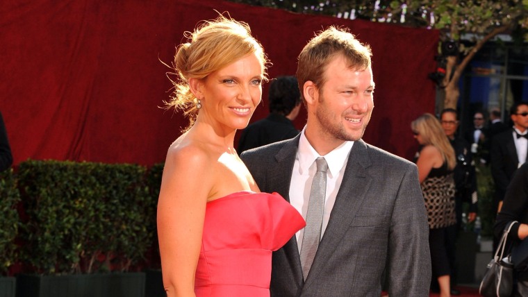 Toni Collette se separa de su esposo Dave Galafassi tras casi 20 años ...