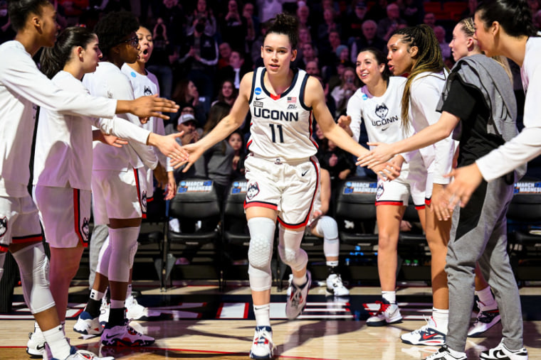 Lou Lopez Senechal hace historia al convertirse en la primera mexicana ...