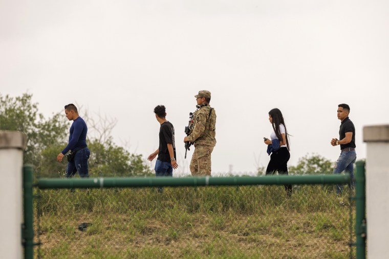 Biden tries to take control of the border with the end of Title 42 and ...