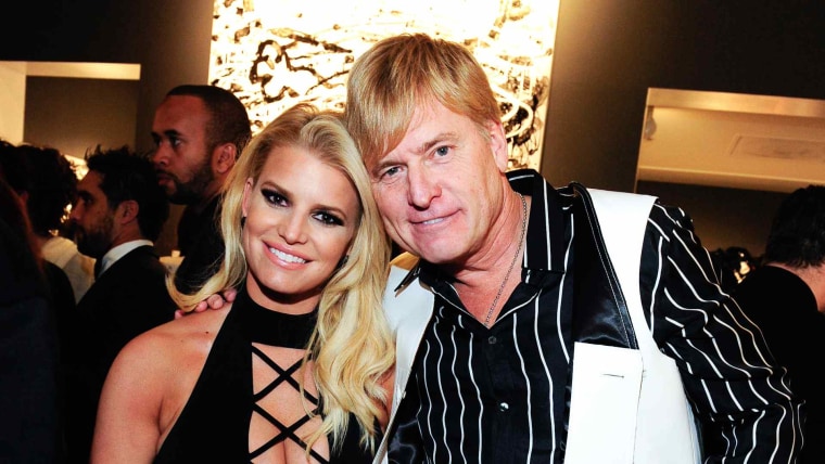 Jessica Simpson reveló que su papá tiene cáncer de huesos