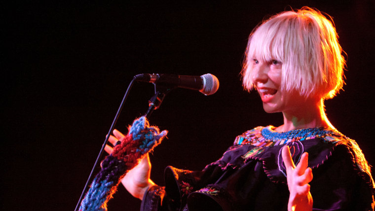 La cantante Sia se casa en boda íntima con Dan Bernard en Italia