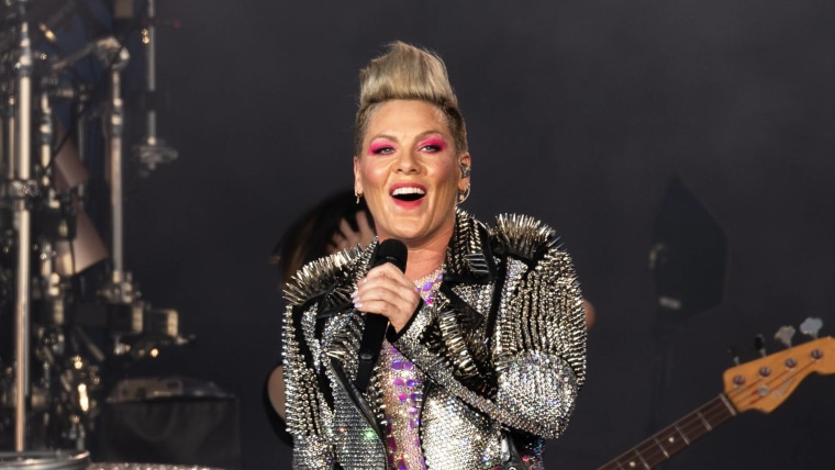 Pink recibió como regalo las cenizas de una mujer muerta