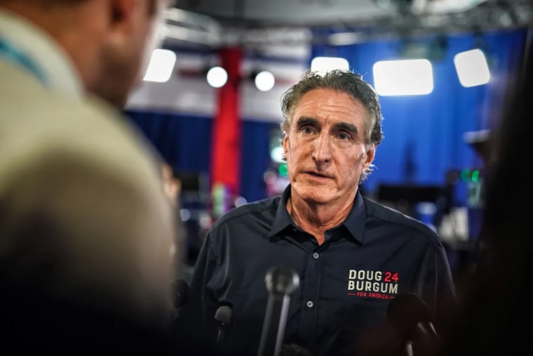 Así fue el minuto a minuto del primer debate entre ocho aspirantes ...